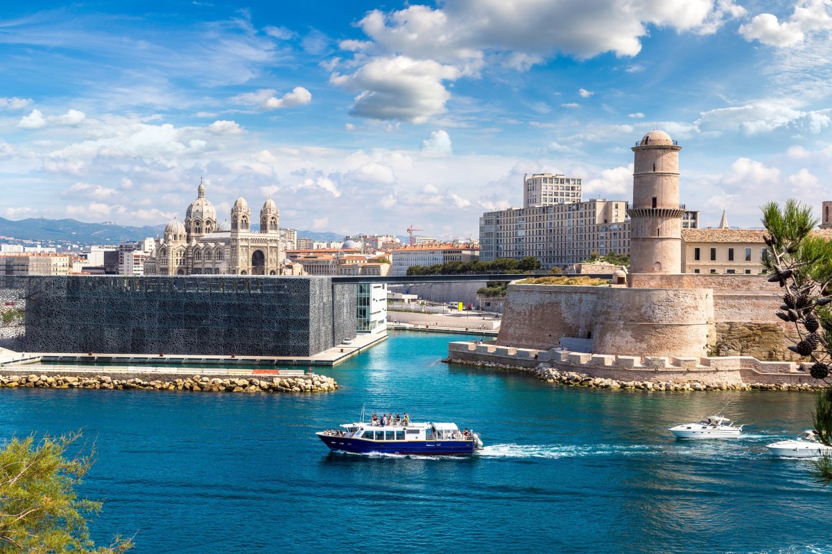 Marsylia i 18 miejsc, co warto zobaczyć i zwiedzić (+ Mapa)