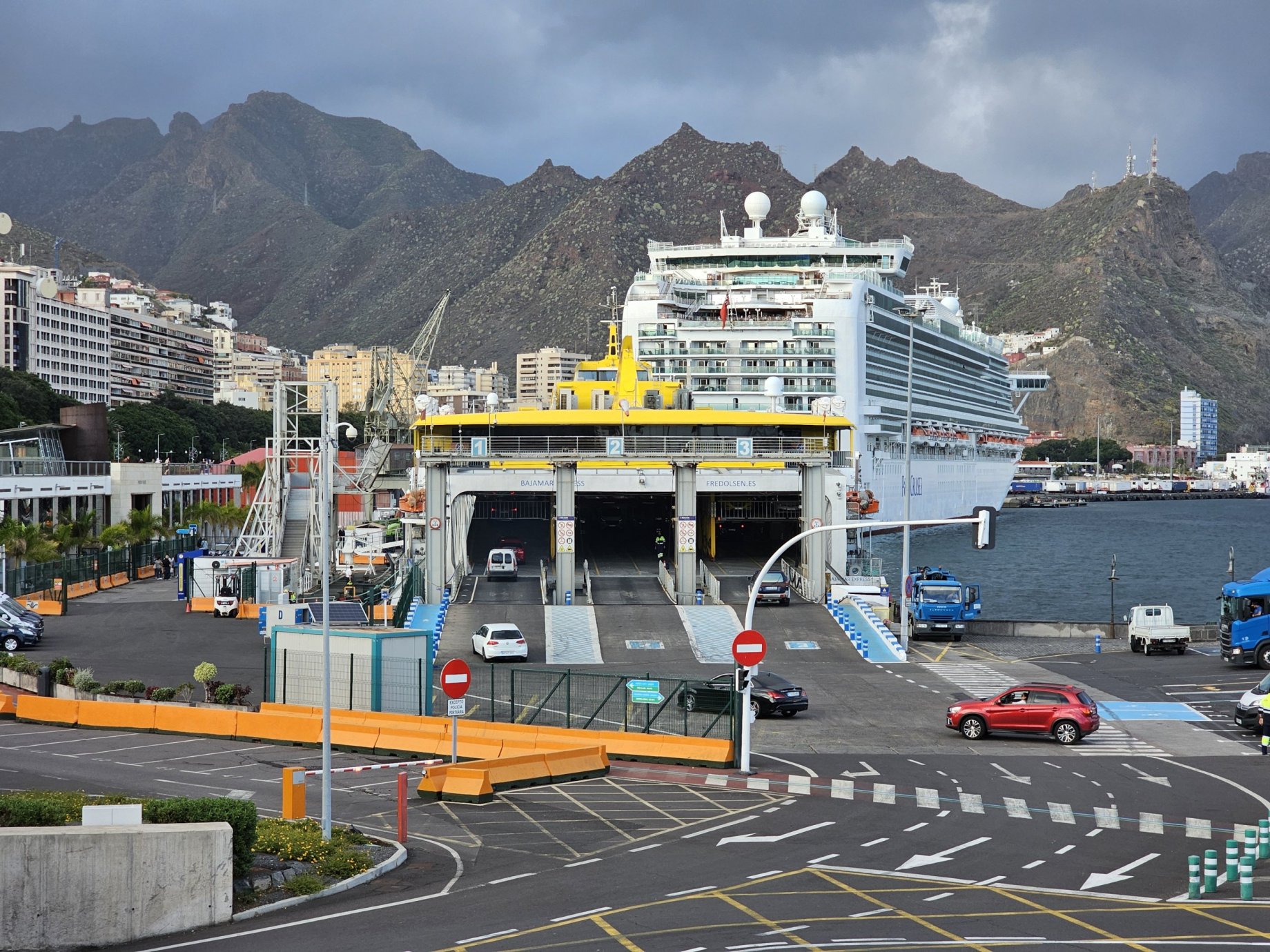 Santa Cruz de Tenerife - Dojazd i najlepszy sposób podróży